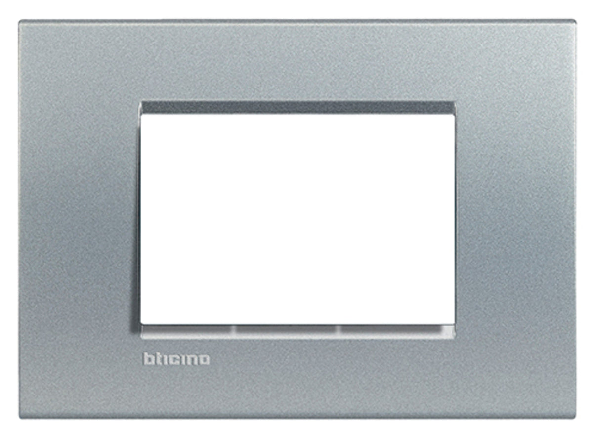 Placa para 3 Modulos color Tech | Bticino Living Light LNA4803TE – Lumi ...